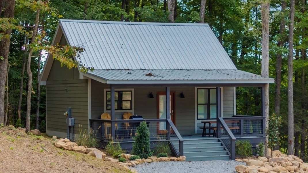 Gorgeous Tiny House By The Water - Life Tiny House