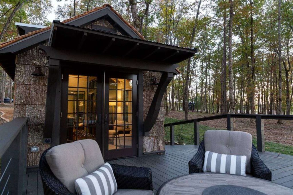 Tiny House Against the Perfect View - Life Tiny House