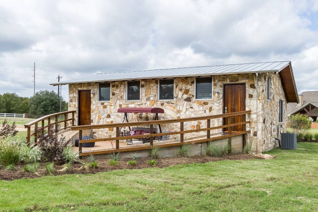 Tiny House Model With Interesting Design - Life Tiny House