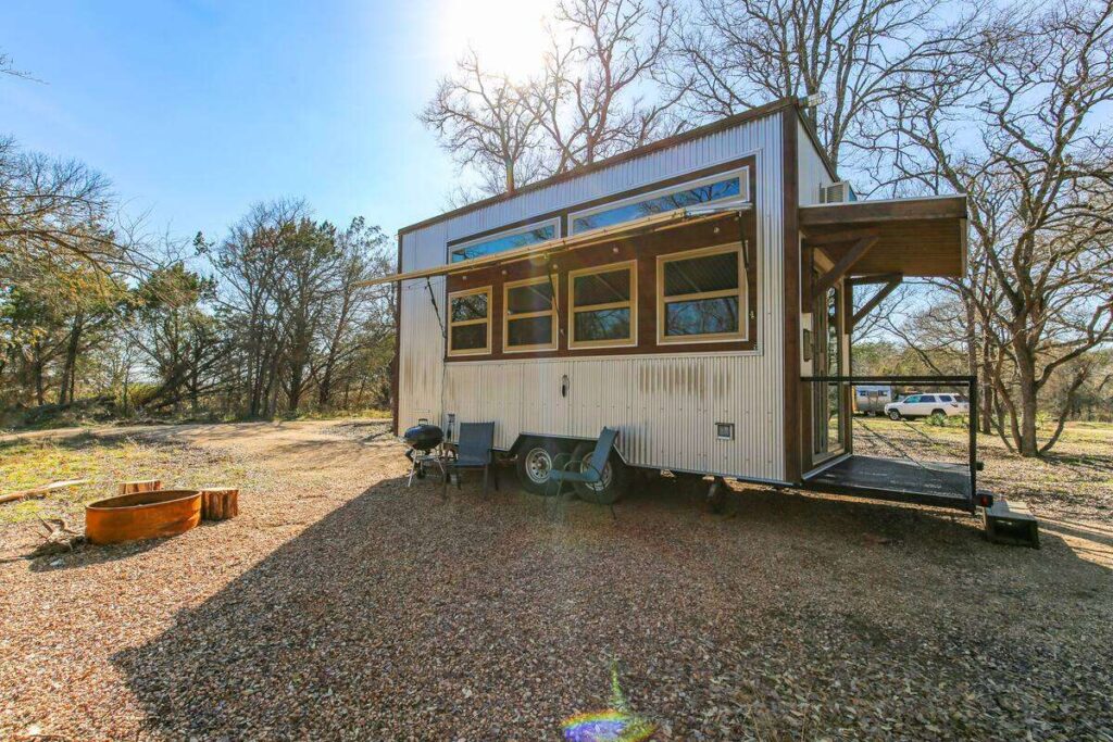 Charming Tiny House Model on Wheels - Life Tiny House