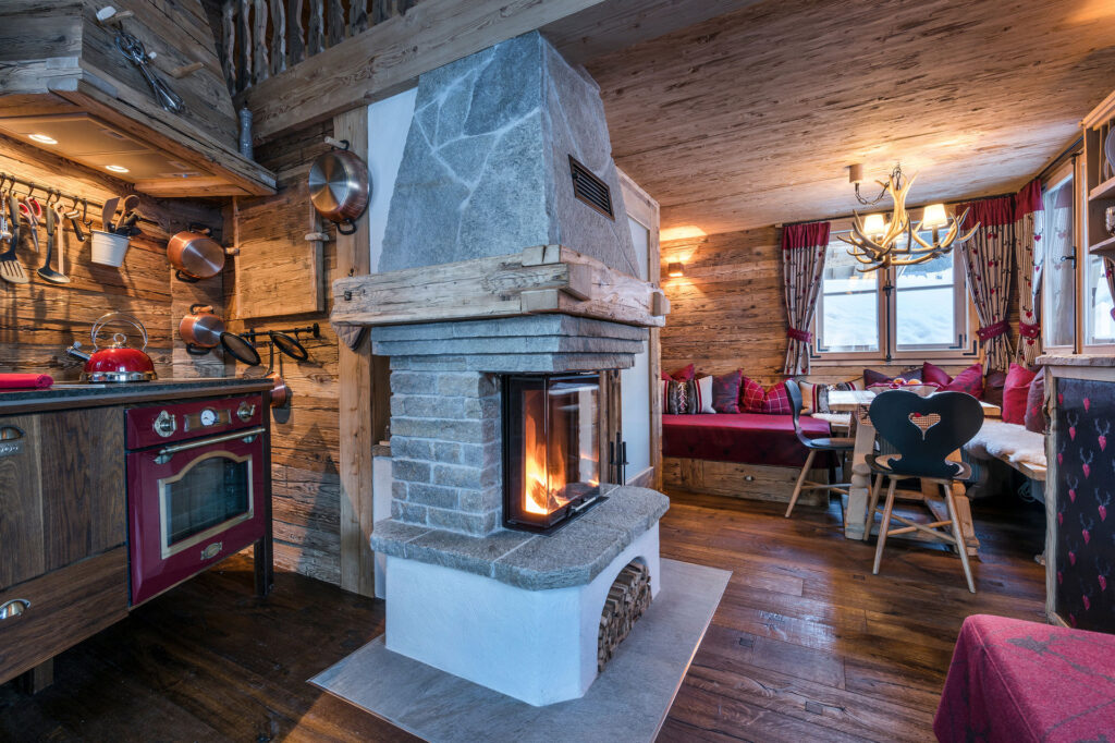 Modern Chalet with Rustic Design - Life Tiny House