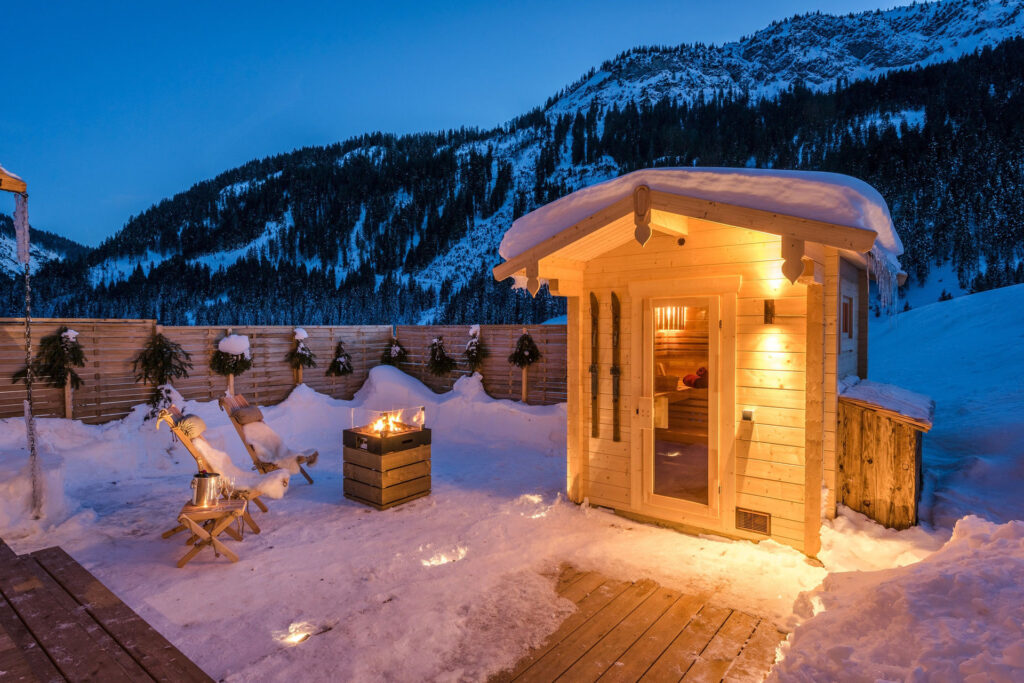 Modern Chalet with Rustic Design - Life Tiny House
