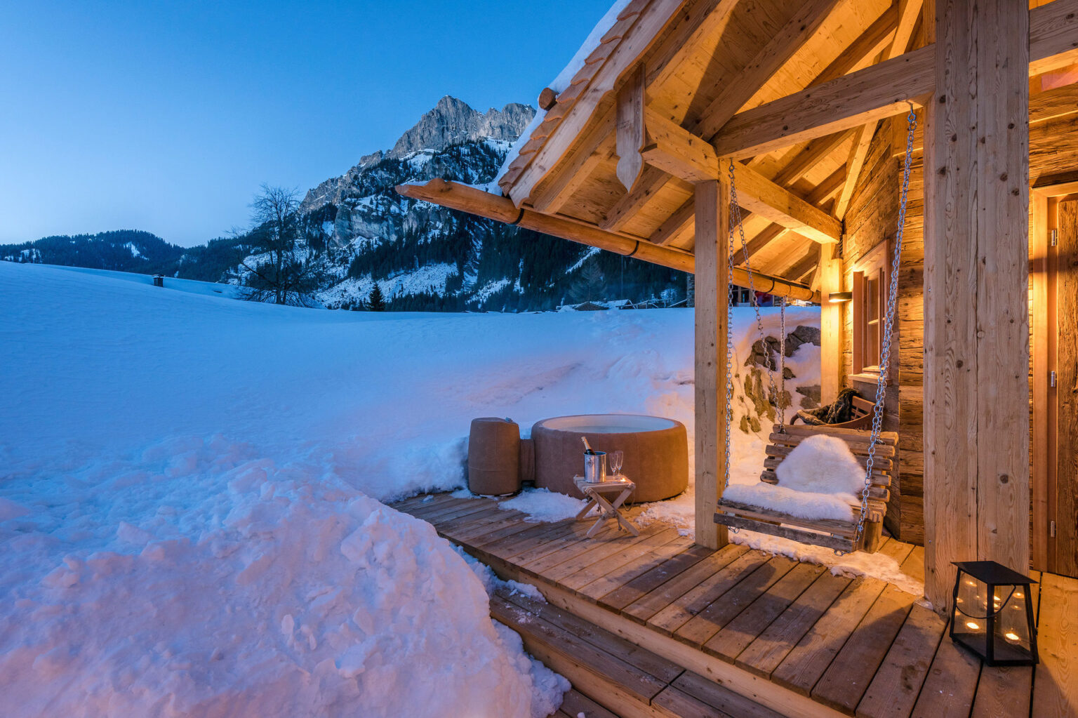 Modern Chalet with Rustic Design - Life Tiny House