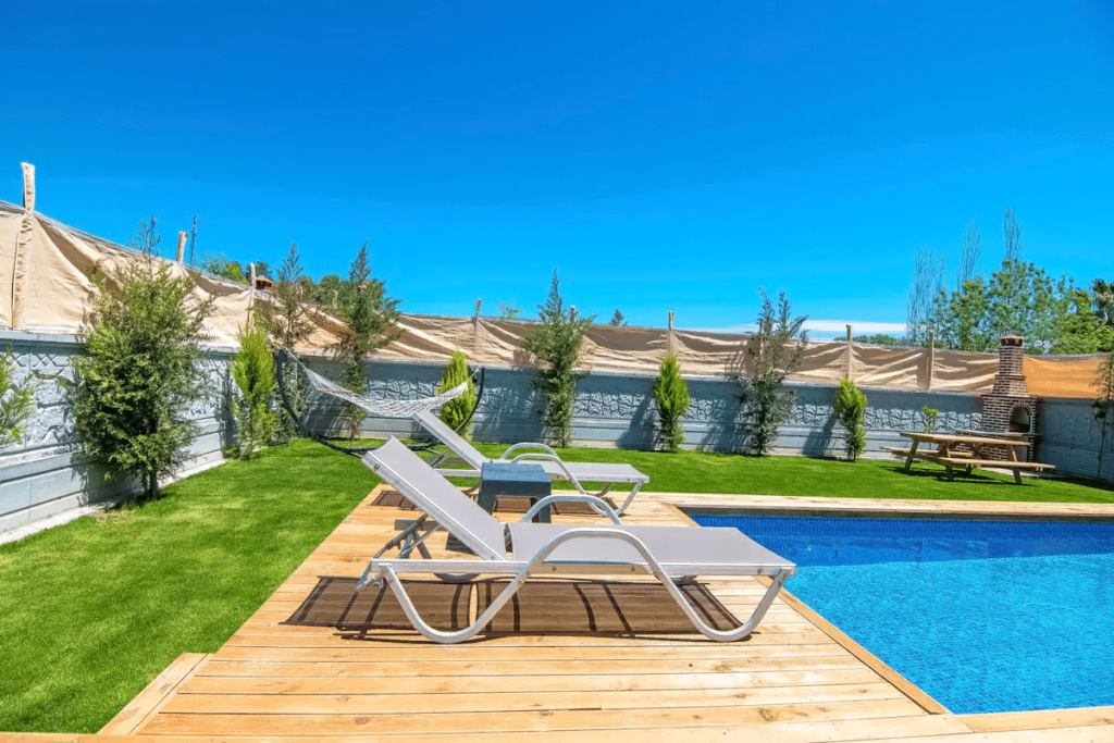 Tiny House With Pool Near The Sea Holiday - Life Tiny House