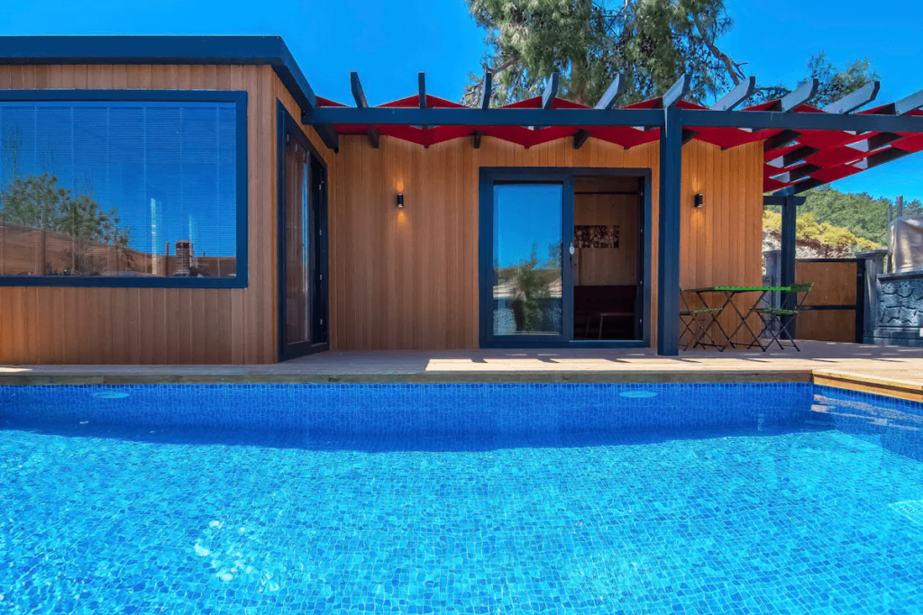 Tiny House With Pool Near The Sea Holiday - Life Tiny House