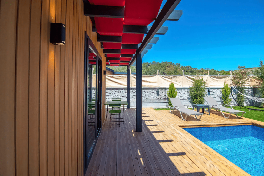 Tiny House With Pool Near The Sea Holiday - Life Tiny House
