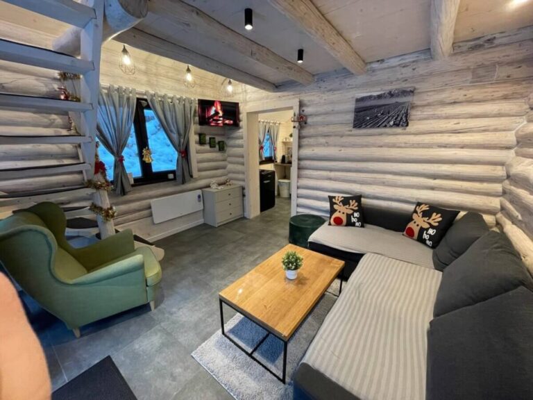 Tiny Log House Awesome - Life Tiny House