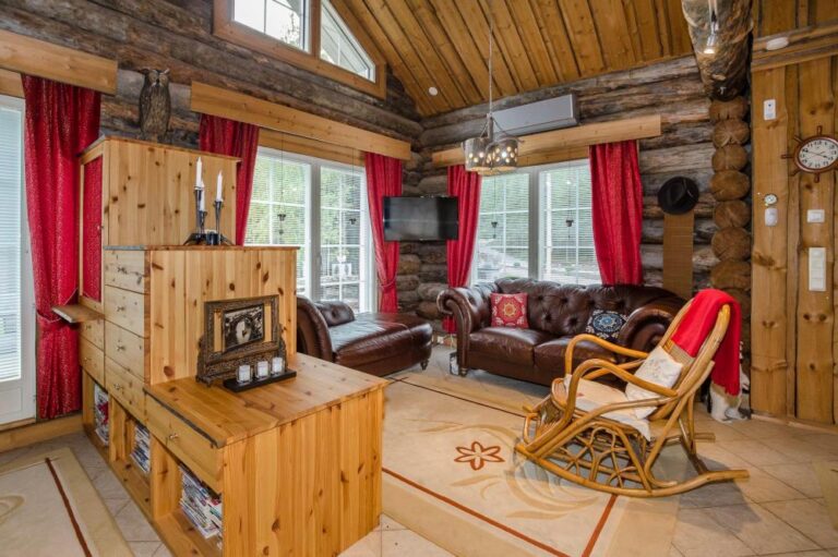Gorgeous Log Design Tiny House - Life Tiny House