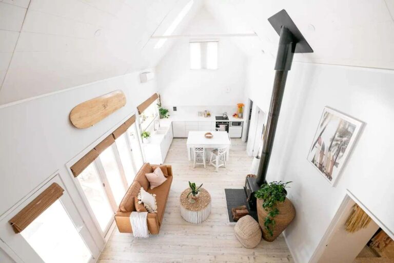Gorgeously Designed Tiny House With A Wonderful Garden - Life Tiny House