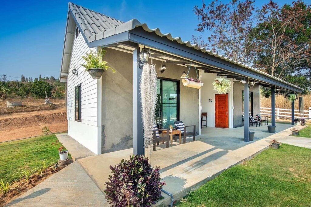 Tiny House with Peaceful View - Life Tiny House