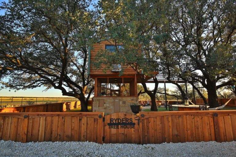Two-Storey Wonderful Design Tree House - Life Tiny House