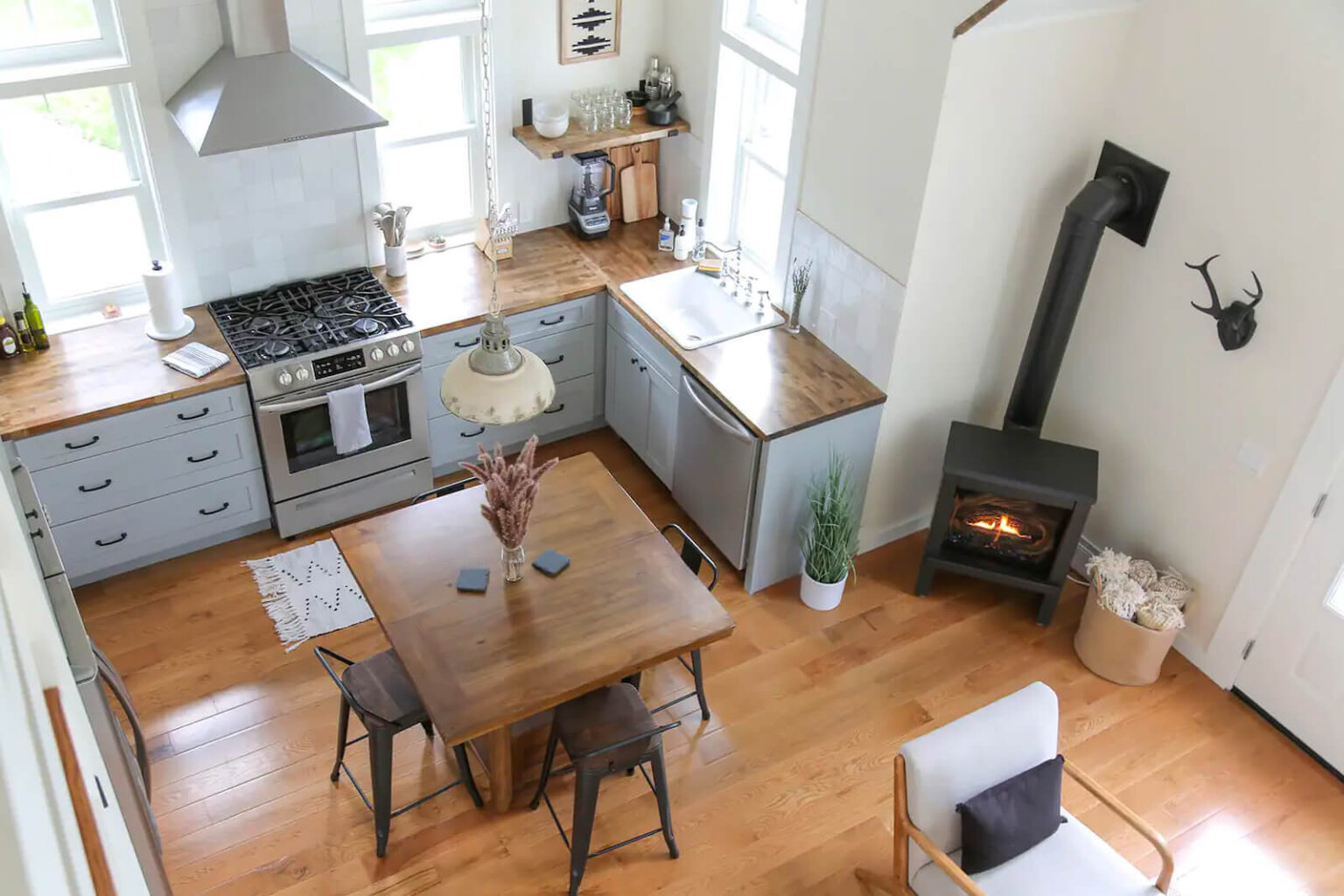 Living in a Peaceful Home - Life Tiny House