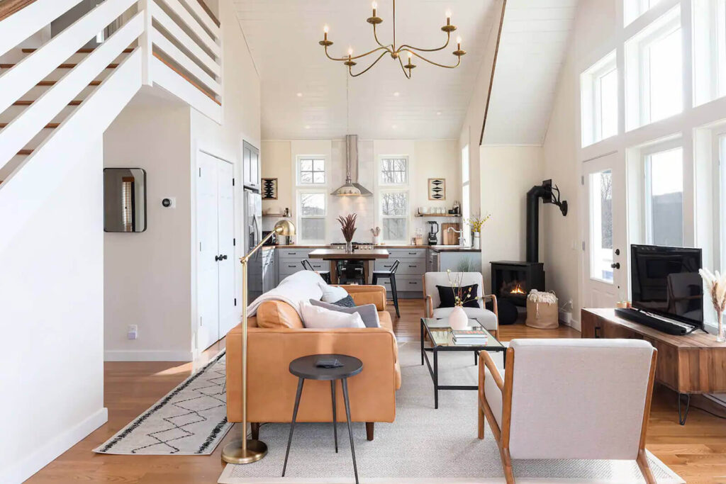Living in a Peaceful Home - Life Tiny House