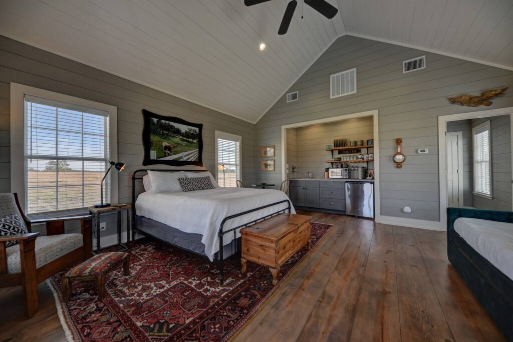 Peaceful Tiny House Design - Life Tiny House