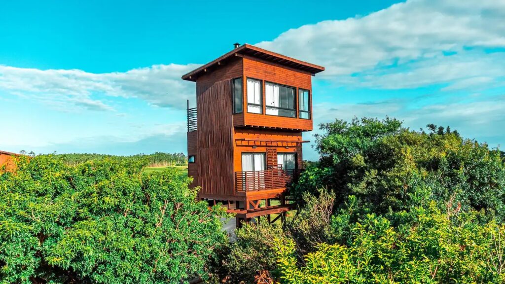 Modern House With Panoramic View - Life Tiny House