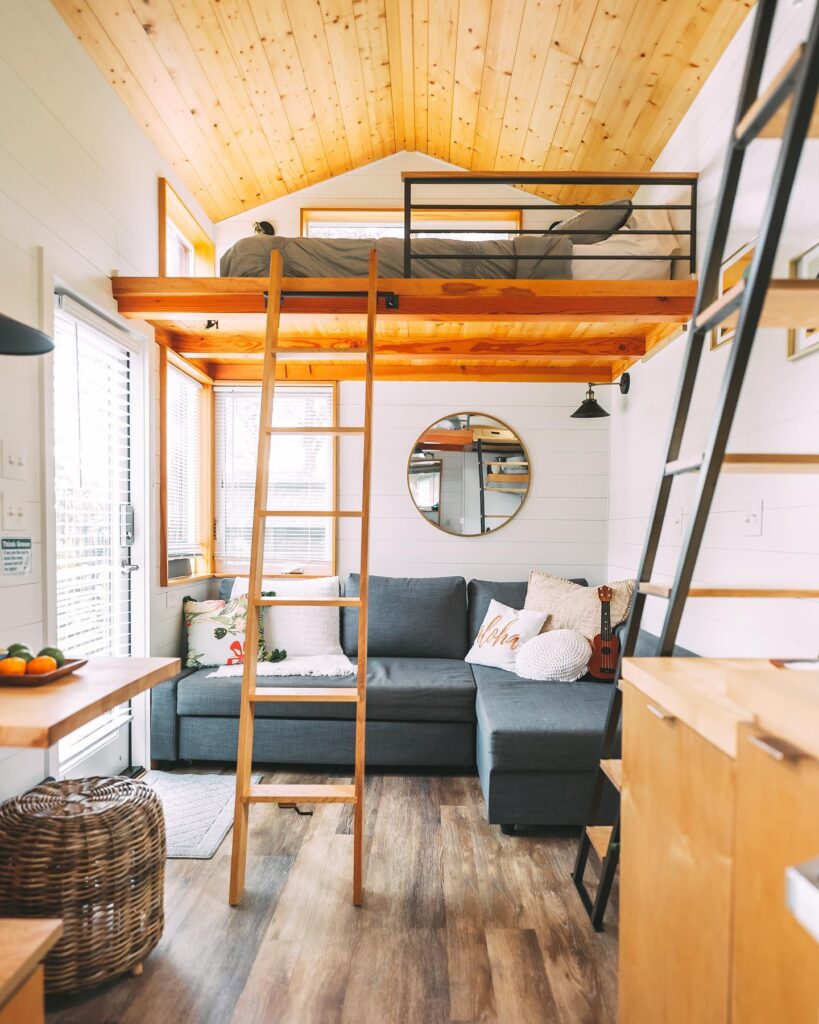 Comfortable Tiny House That Sleeps 5 - Life Tiny House