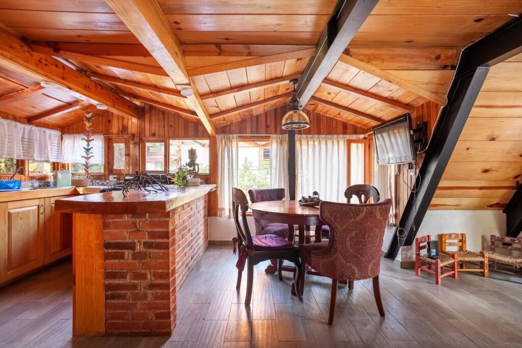Cute and Cozy Tree House Design - Life Tiny House