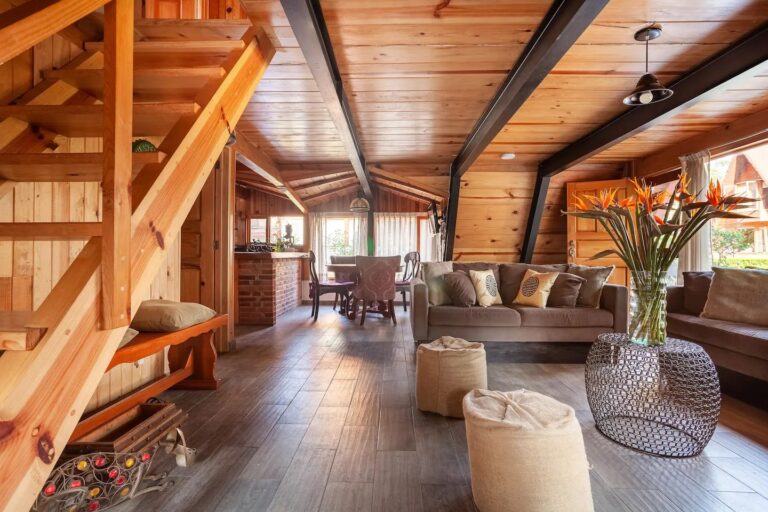 Cute and Cozy Tree House Design - Life Tiny House