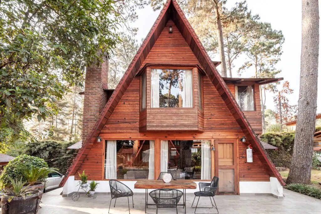 Cute and Cozy Tree House Design - Life Tiny House