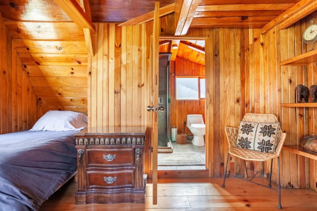 Cute and Cozy Tree House Design - Life Tiny House